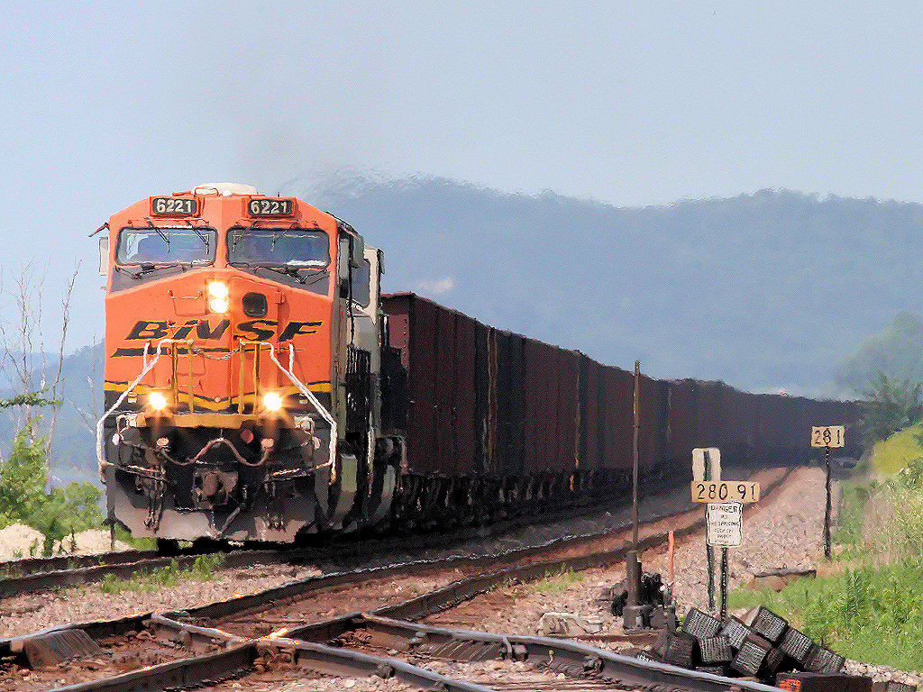 BNSF 6221